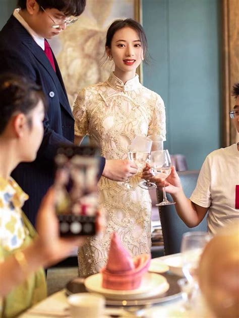 웨딩 드레스 아프리카 자수 핸드메이드 퍼플 컬러 그물 레이스 프렌치 패브릭 그물 레이스 이브닝 드레스 패션 핫세일