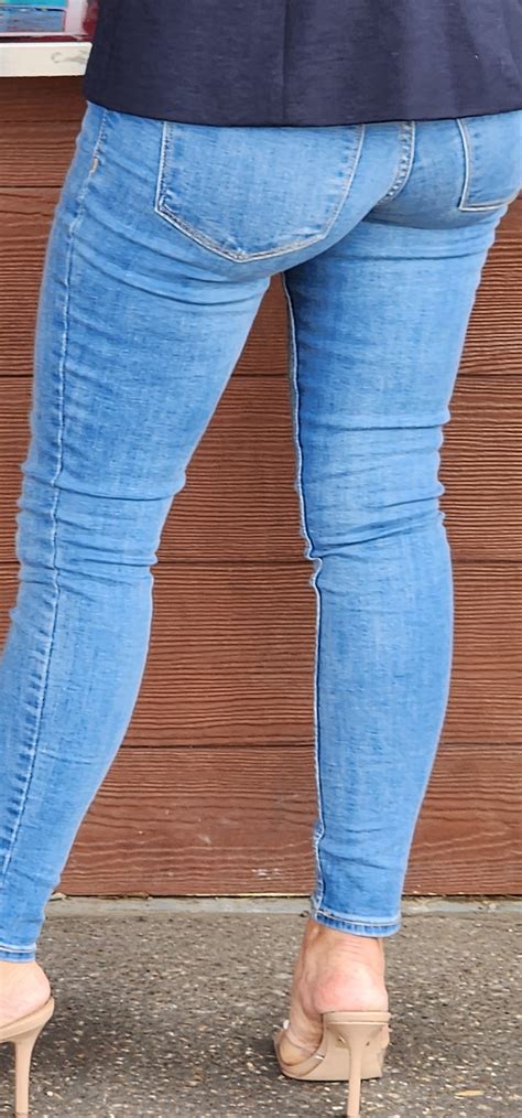 Sexy Mami With Tight Ass Tight Jeans Forum