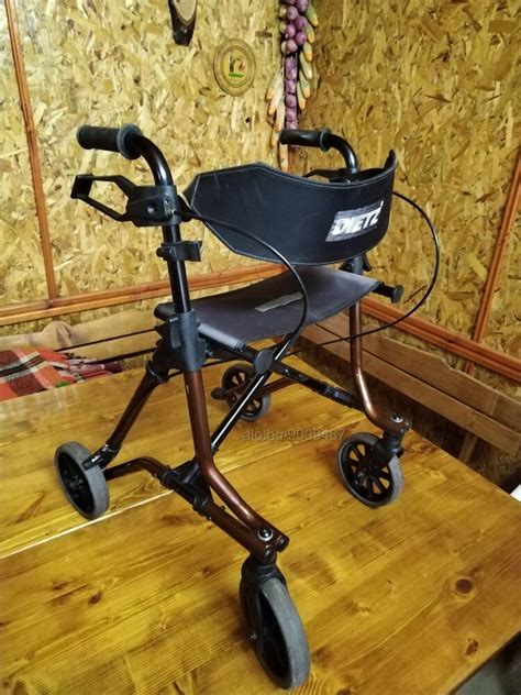 Сгъваема проходилка ролатор за възрастни оперирани трудно подвижни хора Терапевтични