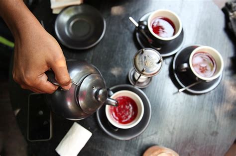 커피와 빈티지 냄비 레스토랑에서 커피를 가지고 아침 식사커피와 차 고풍스런에 대한 스톡 사진 및 기타 이미지 고풍스런 그릇 금속 Istock