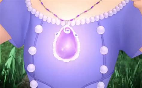 Sofia The First On Tumblr When The Amulet Glows The Littlest Princess