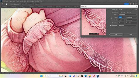 بک گراند کودکانه دختر ناز با حجاب کوچولو ایستاده در باغ گل نرگس کد 42756 ویژه عکس گراف عکس گراف