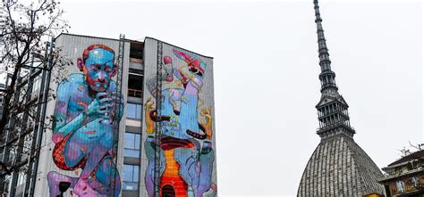 A Torino Sboccia La Street Art E Le Balene Nuotano Sui Muri La Stampa