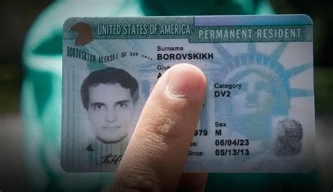Green Card Descubre Cinco Beneficios Esenciales De La Tarjeta De