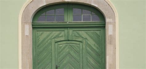 How To Stain A Fiberglass Door To Look Like Wood Easy Ways