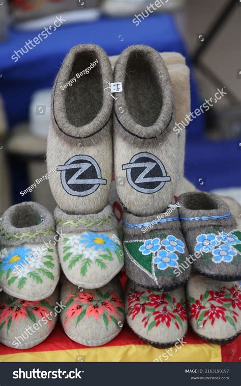 Valenki Z Symbol Russian Traditional National Stock Photo 2163198197 ...