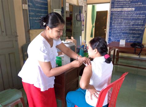 အမာမြို့၌ ကိုဗစ် ၁၉ ရောဂါကာကွယ်ဆေး ထပ်ဆောင်းထိုးနှံ‌ Information And Public Relations Department