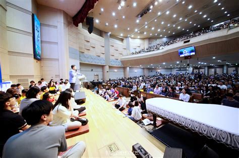 2 000명이 참석한 동탄시온교회 새벽기도 총진군 첫날을 시작하다