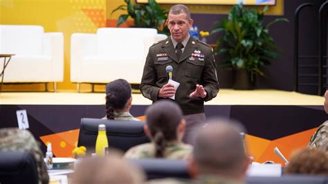 Grinston Urges Soldiers to ‘Tell your Army Story’ | AUSA