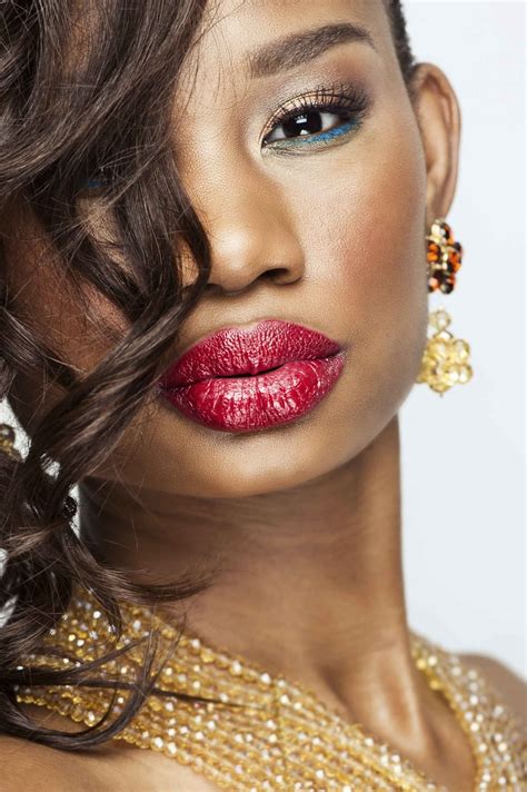 Натуральные большие губы - 69 фото