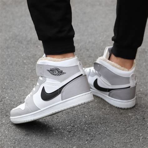 Кроссовки мужские Jordan Air 1 Retro High хутро 20° ️ ️ ️ — ціна 1599 грн у каталозі Кросівки