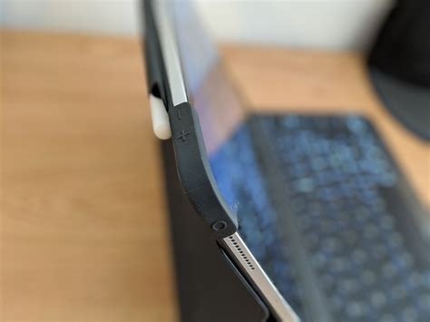 Logitech Slim Folio Pro For Inch Ipad Review Techwelike