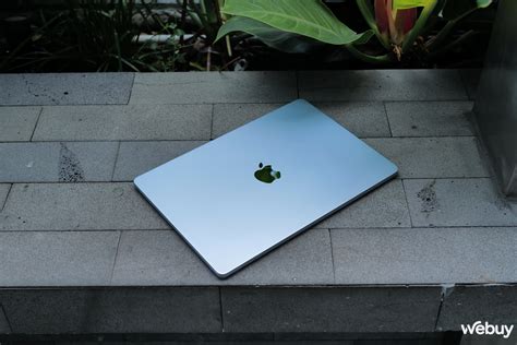Bí ẩn màu xanh Sky Blue trên MacBook Air M Lúc xanh lúc chuyển sắc xám chẳng khác gì bầu trời