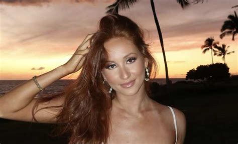 Dallas Cowboys Cheerleader Turns Heads In Bikini Photos