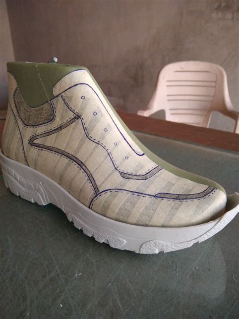 Мусостова adlı kullanıcının Обувь из войлока panosundaki Pin | Ayakkabı ...