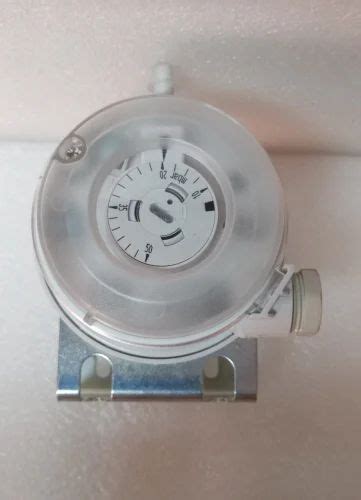2 White Relative And Differential Pressure Switch 24v Dc Model No 604 At Rs 3900 In Chennai