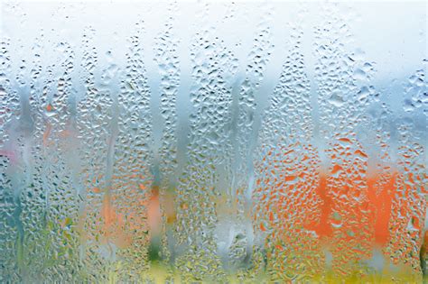 자연 물 배경 창 유리 응축 습도 큰 방울 흐름 아래로 드롭 수집 및 스트리밍 다운 감기와 독감에 대한 스톡 사진 및 기타 이미지 감기와 독감 기포 깨끗한 Istock