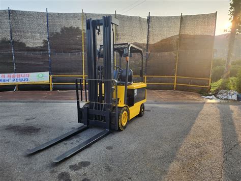 두산 2톤 전동지게차 3단하이마스트 경기도 화성시 봉담읍 비즈프로필