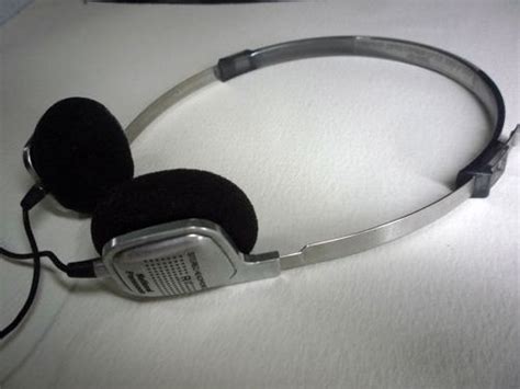 Pin By Kelyn Young On Clothes Retro Headphone Small Headphones