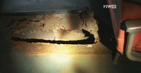 바닥 구멍·타이어 펑크버스 사고 잇따라