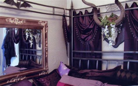 Goth Bed From A Few Years Back Bats And Spider Webs Yeah Bed Design Metal Beds Goth Bed