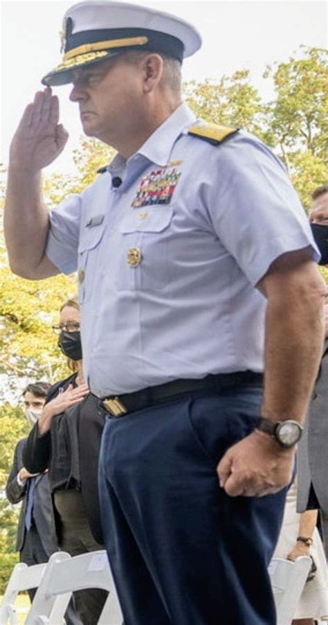 Pin De Luis Rodriguez Larrain Del Cor Em Policía Homens Grisalhos