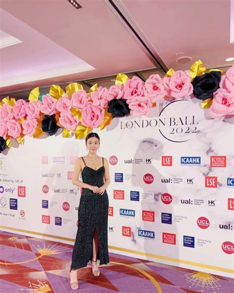 蔡天鳳碎屍案｜去年生日派對片流出令人心酸 丈夫口咬玫瑰數度擁吻愛妻全家錫abby如公主 星島日報