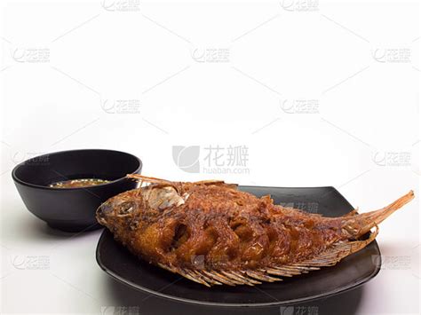 把它放在盘子里