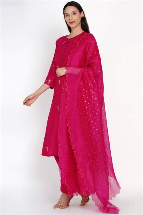 Shweta Tripathi Spotted Wearing Rani Ratna Kurta Set Labelearthen