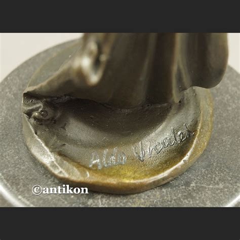 Macierzyństwo matka z dzieckiem statuetka z brązu Galeria Antikon