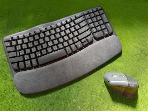 人體工學鍵盤與滑鼠推薦，上班居家都舒適：羅技wave Keys人體工學鍵盤與lift垂直滑鼠