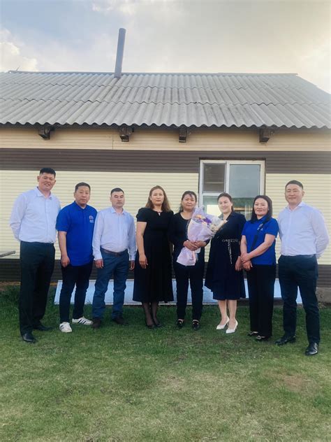 Khaliun Энэ шавь нар минь бас хөөрхөн түүхтэй анги Сургууль их хүйтэн байсан Багш нарын баяр