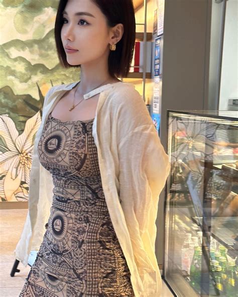 Short Haired Cutie R Realasians