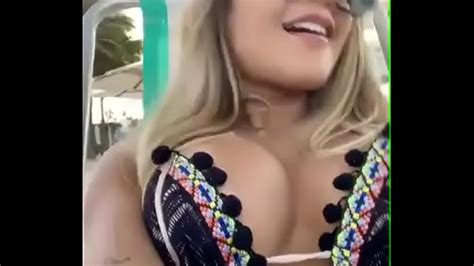 Mostrando En La Playa