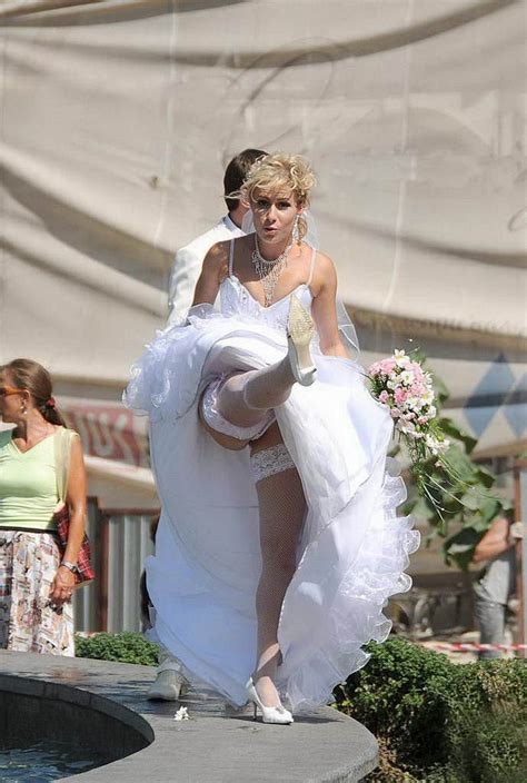 Bride Upskirt No Panties 64 фото