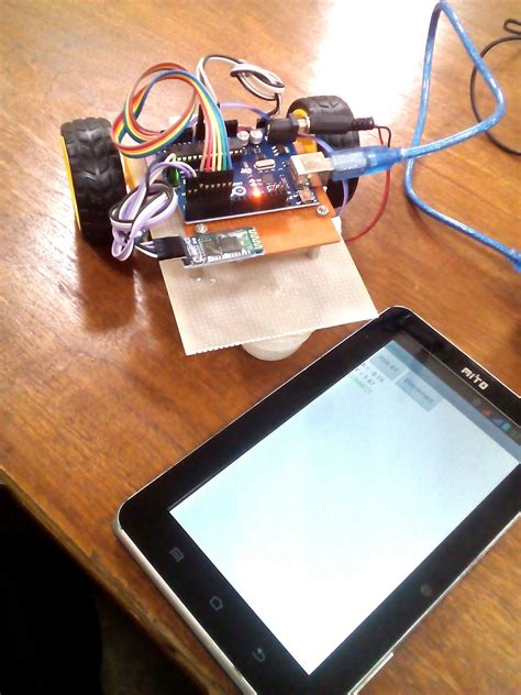 membuat robot arduino menggunakan kendali accelerometer hp android