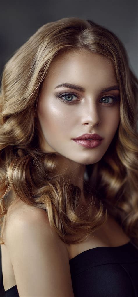 1242x2668 Beautiful Face Blonde Girl 4k Iphone Xs Max Hd 4k Wallpapers