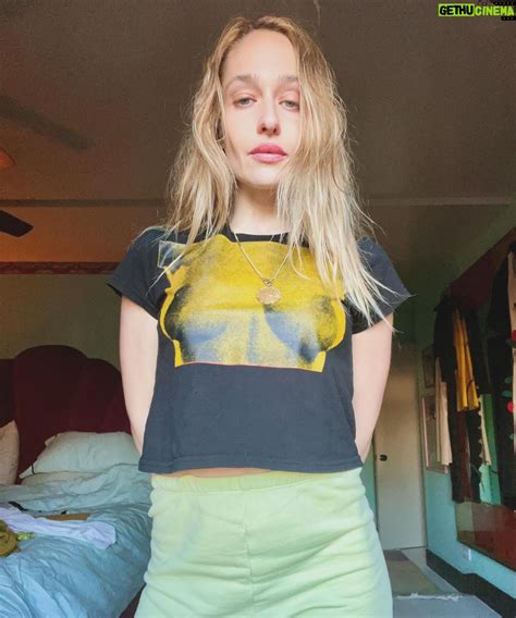 Jemima Kirke Wiki Biography Age Gallery Spouse And More