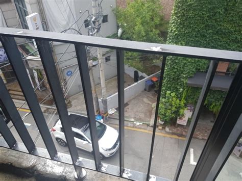 스텐난간대 철난간대 안전난간대설치 발코니데스리 손잡이설치공사 화분난간대 실외기받침대 옥상난간데스리 추락방지난간 검정난간대 단조발코니 창문안전난간 베란다난간대 네이버 블로그
