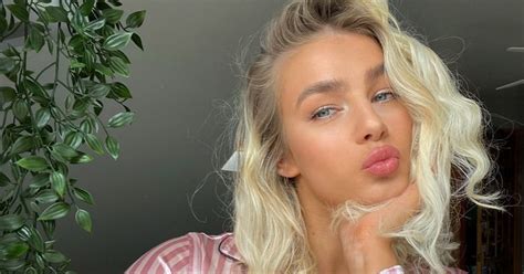 Sammy Jo Luxton Zachwyca Urodą Publikuje Zdjęcia W Serwisie Dla Dorosłych