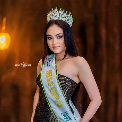 අද දින Miss Teen Tourisum 2025 ජාත්‍යාන්තර නිරූපණ තරගය සදහා පිලිපීනය බලා පිටත් වන Miss Teen Sri