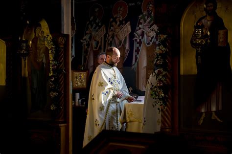 Српска Беседа оца Драгише Јеркића Недеља четврта по Духовима Човјек је биће односа и