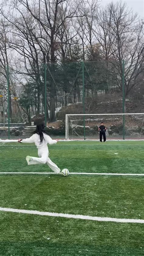 𝙁𝙤𝙤𝙩𝙗𝙖𝙡𝙡 𝘾𝙧𝙚𝙖𝙩𝙤𝙧 🇰🇷 🔹슈팅 클래스 오픈🔹 기간 212~35 4주간 주 1회씩 총 4회 매주 수요일 시간 20시~22시 2시간 장소