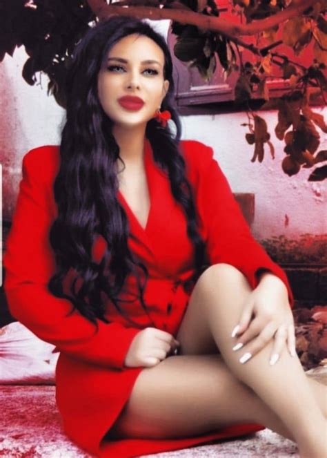 حلو الفن لماذا تعتمد النجمة ألين عبود صورًا مغرية في الآونة