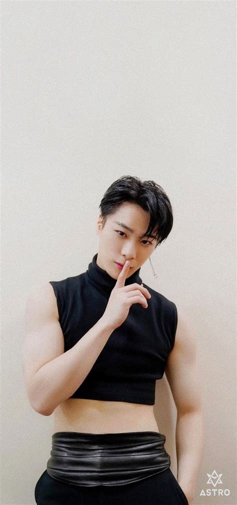 Pin By 블랙 키 On 문빈 Astro Kpop Astro Moon Bin