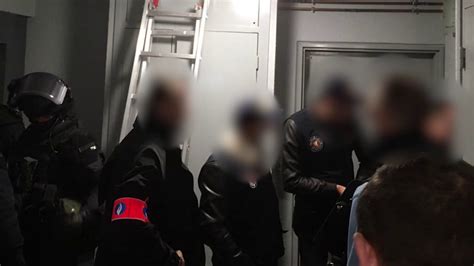 დაკავებულია 2 ქართველი „კანონიერი ქურდი და დანაშაულებრივი ჯგუფის 8