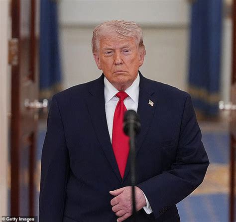 Trump Takes Another Swipe At Keir Starmers Lack Of Support For His War