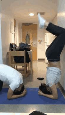 Funny Yoga  S Tenor