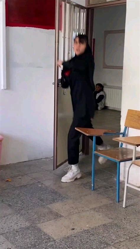 پیش نا‌محرم دو شاخه نکنین تو سوراخ هاتون In 2024 Quick Outfits