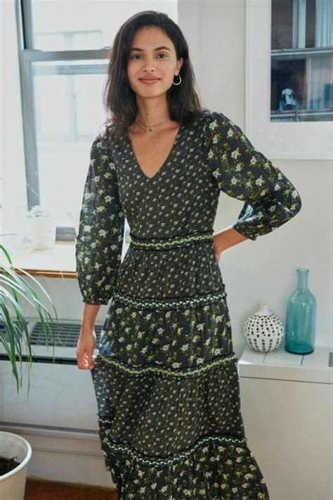 캐롤라인 티어드 맥시 드레스 앤트로폴로지 한국 공식 스토어 유니크한 여성 패션 및 라이프스타일 편집샵 200개이상의 프리미엄 브랜드 여성 의류 액세서리 홈